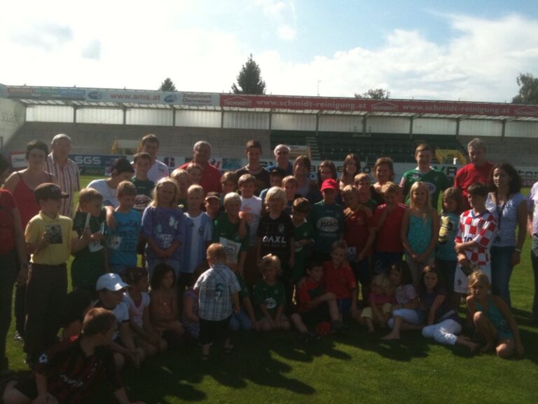 Ferienpassaktion: Senftenbach/St. Martin besuchen die SV Josko Ried ...